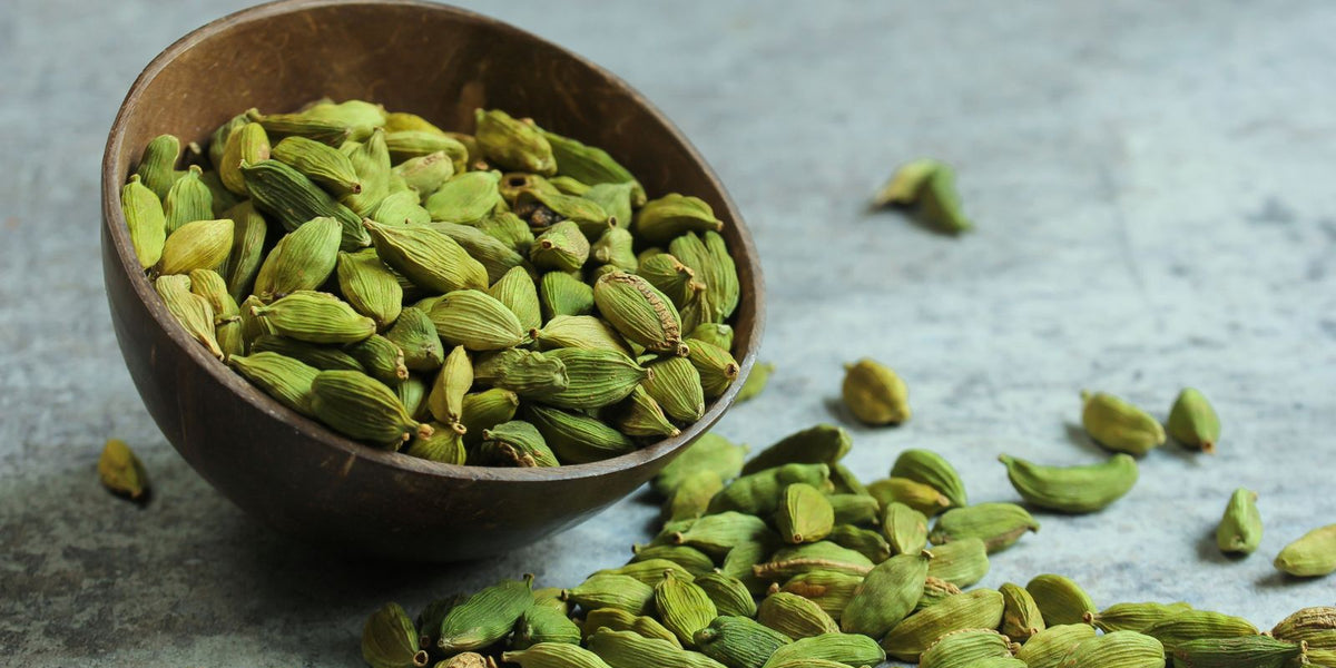What Does Cardamom Smell Like? Scent Breakdown Guide
