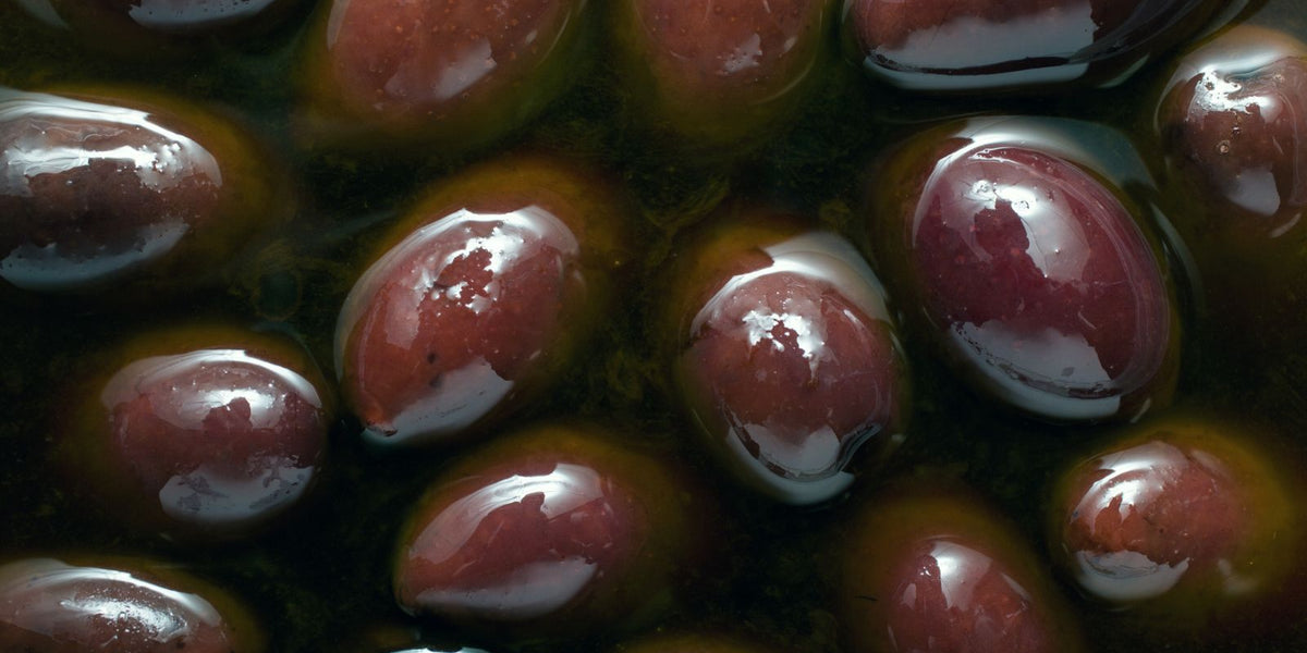 What Are Kalamata Olives? Taste, Benefits & Origin Guide